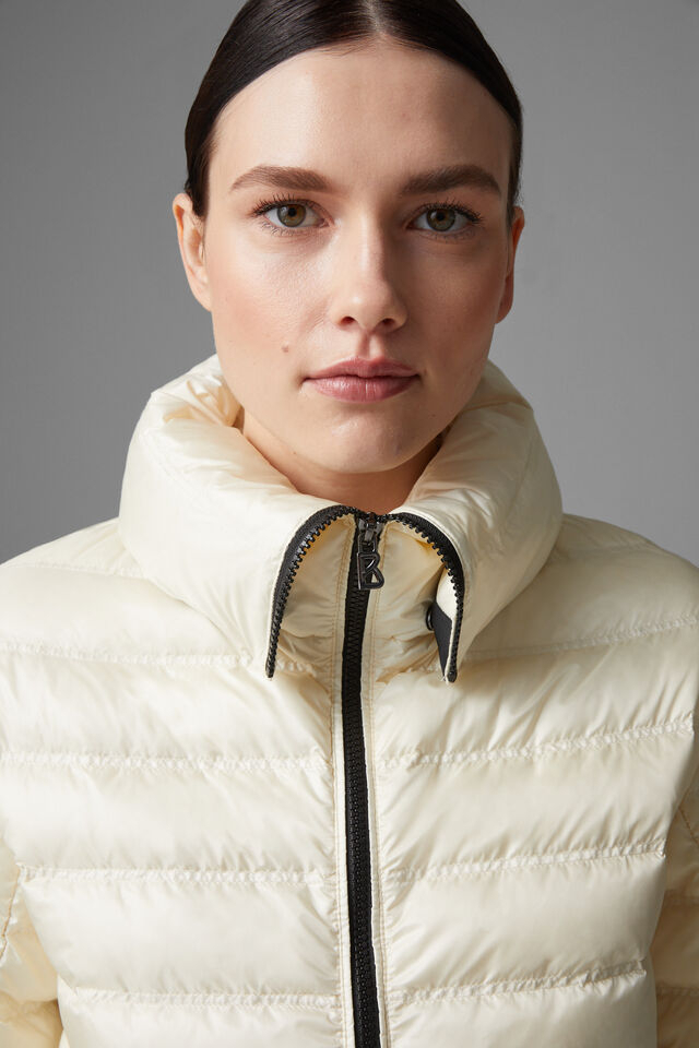 Dámská lehká péřová bunda Ellen-D v off-white barvě | BOGNER.cz