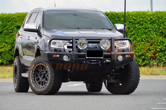 Přední pevnostní nárazník s bullbarem Ford Ranger (16-18) | Escape4x4.cz